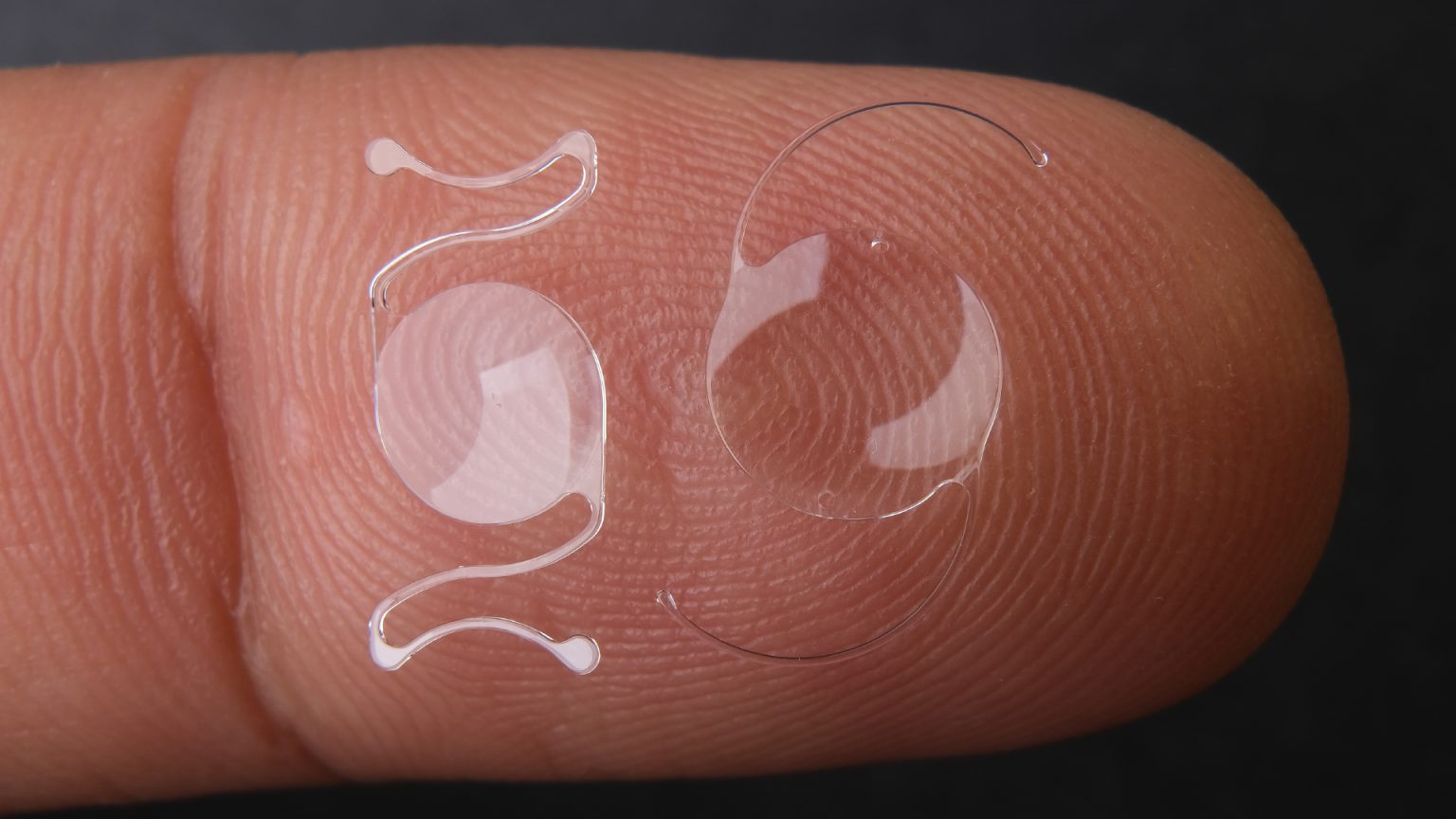 Multifocal Lens (intraocular lenses): pros and cons, prices and success ...